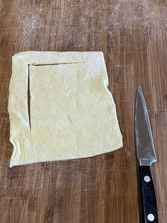 How Many Ways to Shape Puff Pastry | aBatteredOldSuitcase