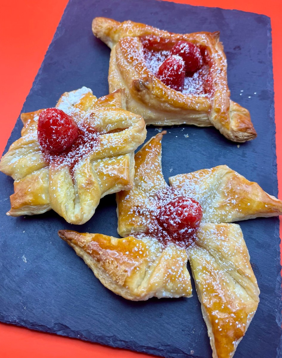 How Many Ways to Shape Puff Pastry | aBatteredOldSuitcase