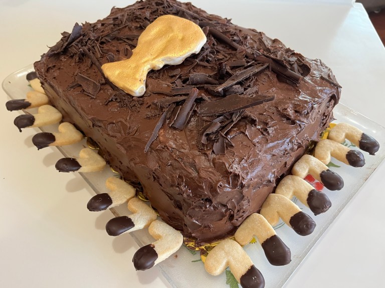 Extreme Chocolate, Chocolate, Chocolate Cake | aBatteredOldSuitcase