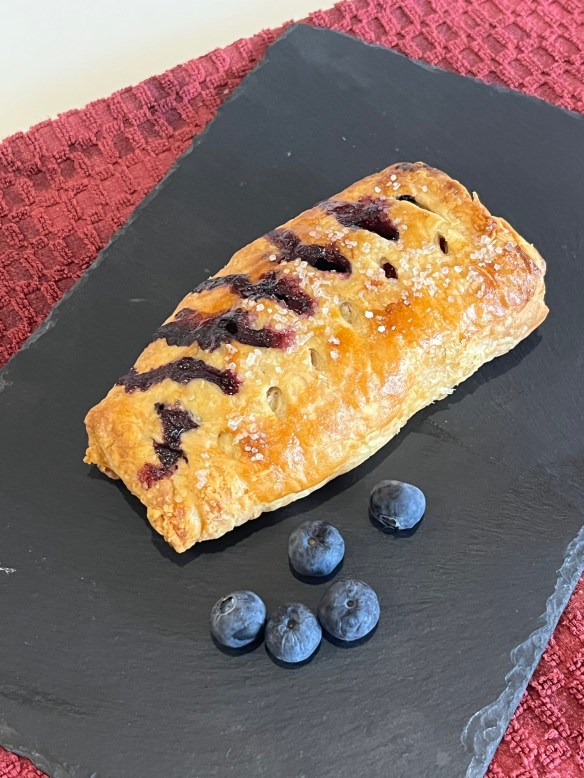 Blueberry and Cream Cheese Pastry | aBatteredOldSuitcase